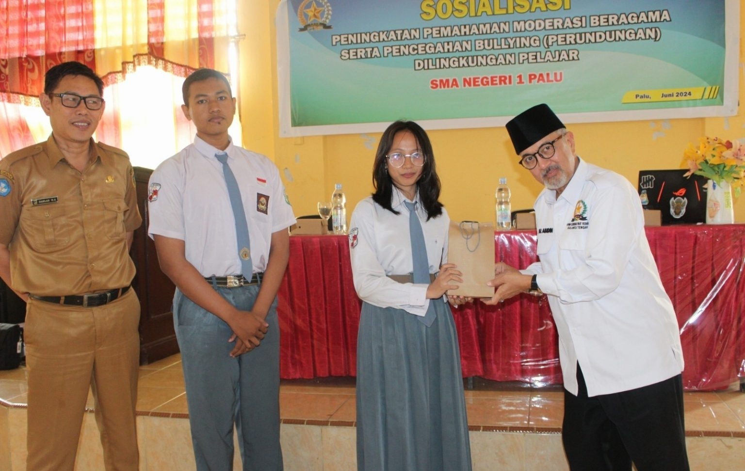 FKUB Sulteng Sosialisasi Penguatan Moderasi Beragama Kepada Pelajar SMA - Damailah Indonesiaku